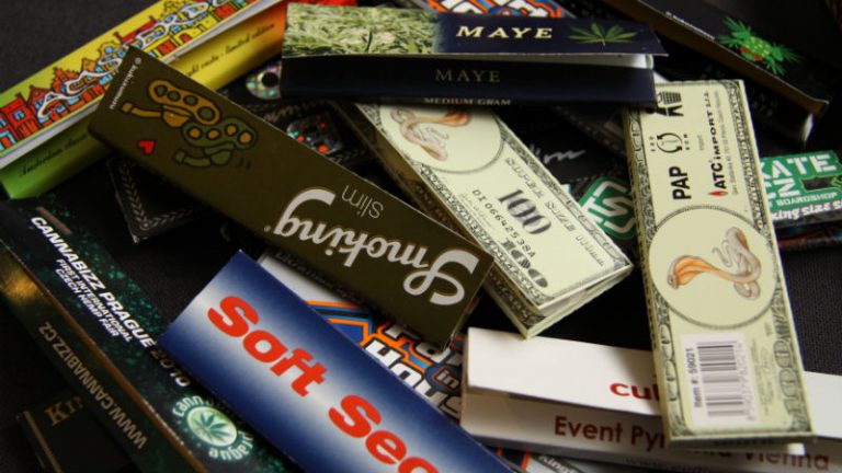 Papel de fumar: tipo de papeles, marcas y sabores - EuropaDigital